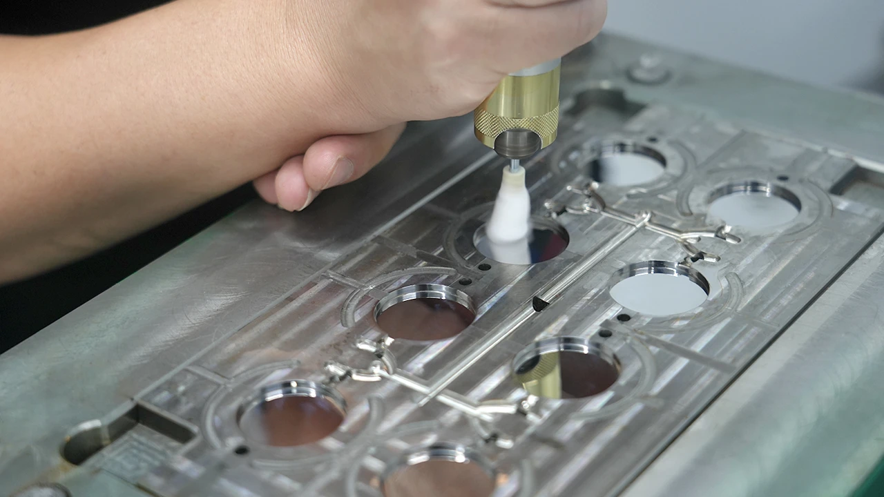 What Is Mold Polishing